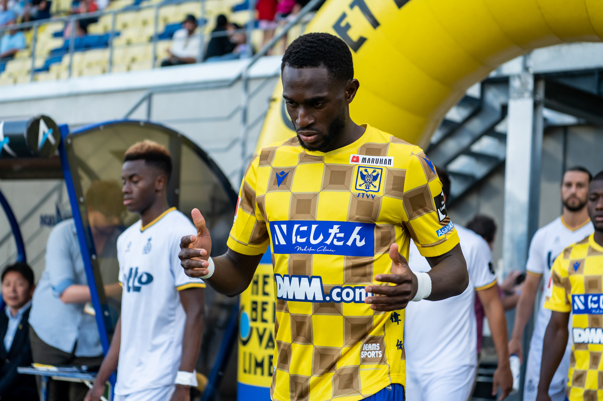 【お知らせ】MFモリー・コナテ選手 ギニア代表選出について | STVV（シント＝トロイデンVV）日本公式サイト