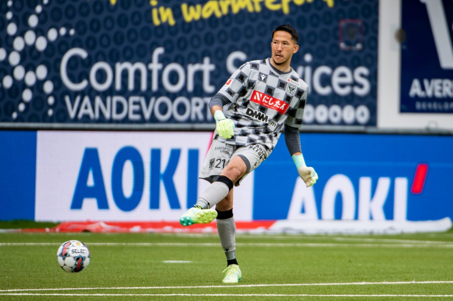 【日本代表】GKシュミット ダニエル選手が SAMURAI BLUE メンバーに選出 | STVV（シント＝トロイデンVV）日本公式サイト