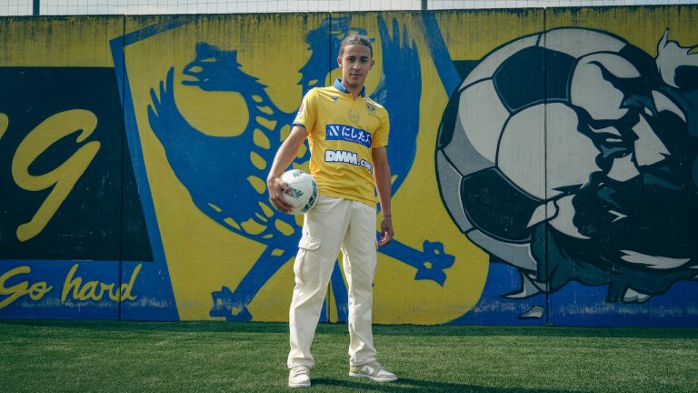 【お知らせ】FWアダム・ナリ選手とのプロ契約締結について | STVV（シント＝トロイデンVV）日本公式サイト