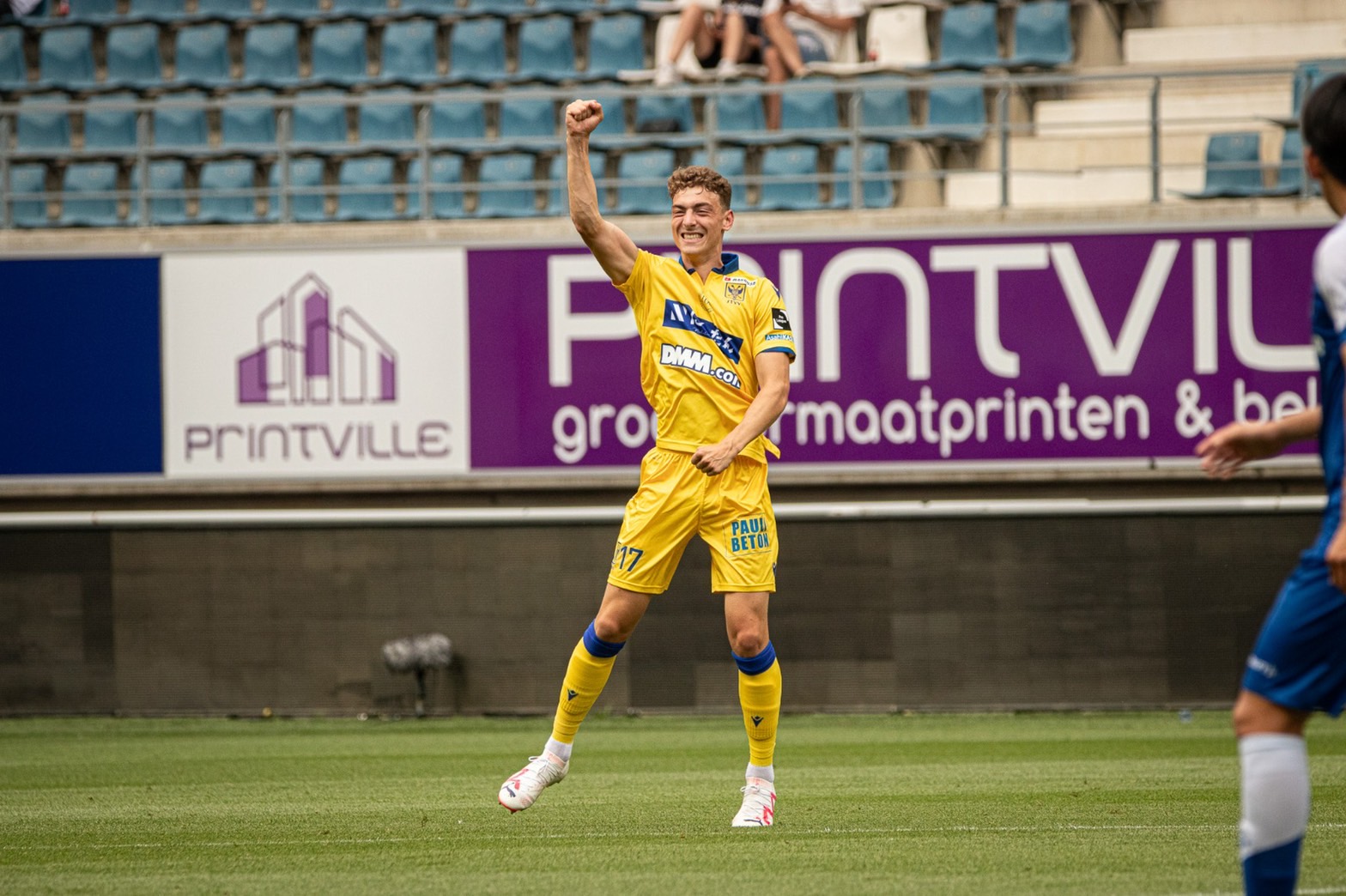 【退団】MFマティアス・デロージ選手 KAAヘントへ完全移籍のお知らせ | STVV（シント＝トロイデンVV）日本公式サイト