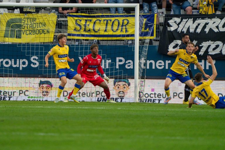 【リーグ第6節 シャルルロワ戦】コイタ選手のPKで終了間際に追いつき、敵地で勝ち点1を分け合う結果に。 | STVV（シント＝トロイデンVV）日本公式サイト