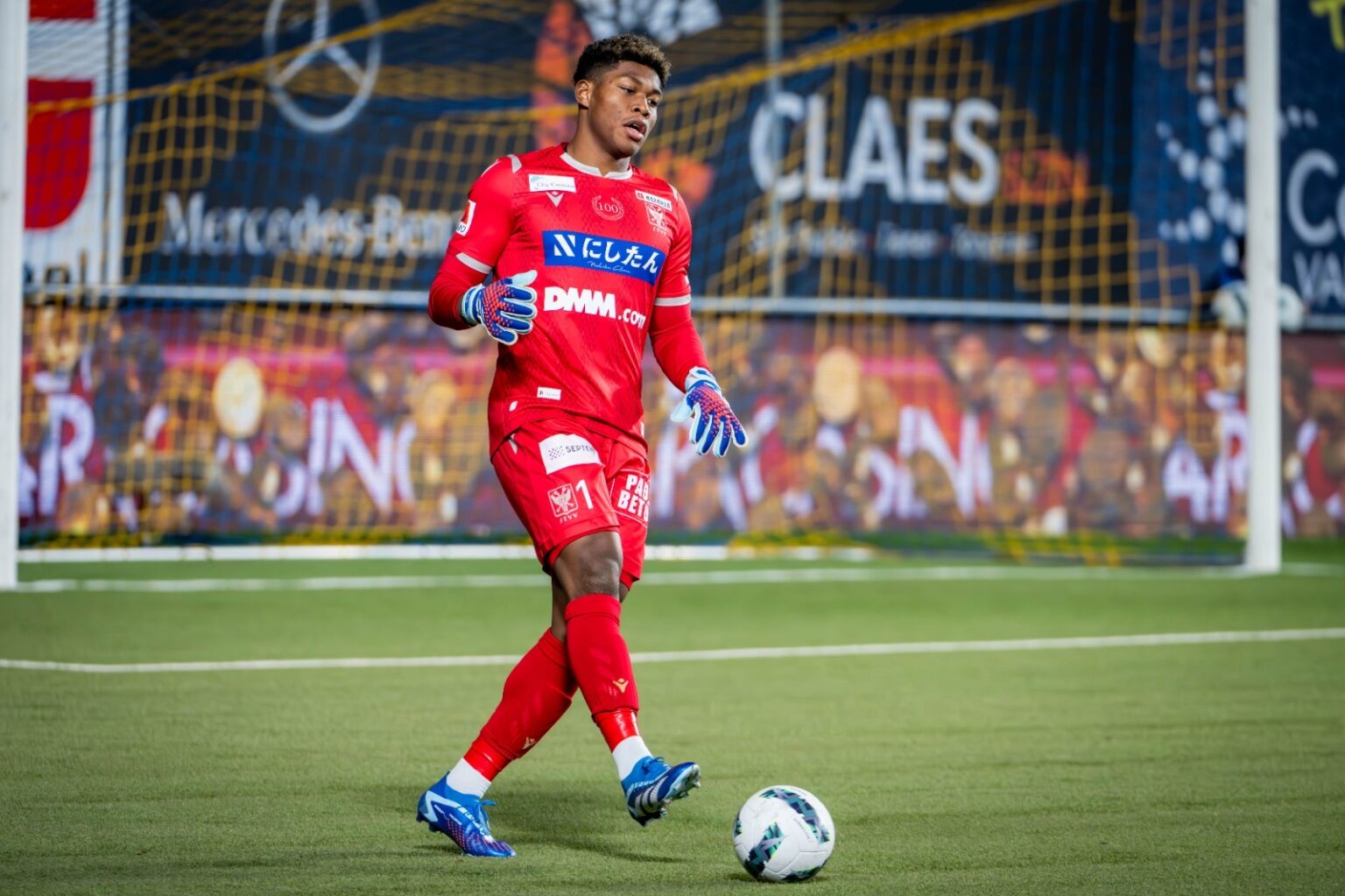 【お知らせ】GK鈴木彩艶選手 浦和レッズから完全移籍のお知らせ | STVV（シント＝トロイデンVV）日本公式サイト