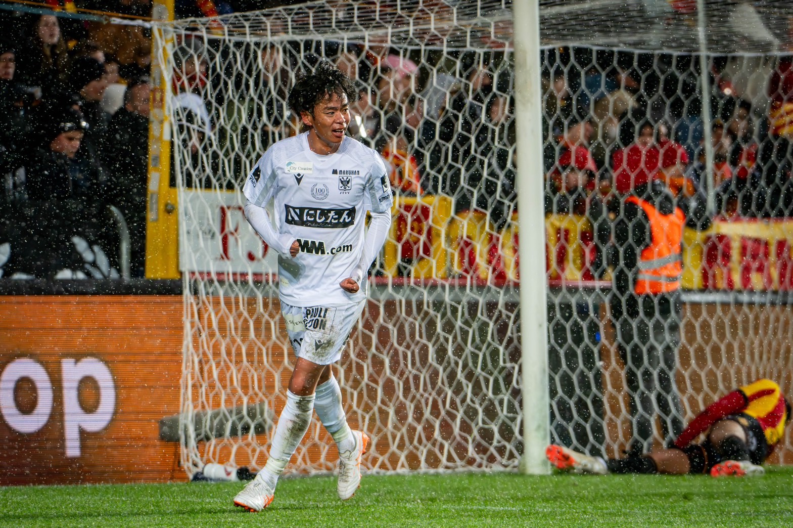 【リーグ第16節 メヘレン戦】吹雪の中、コイタ選手と伊藤選手のゴールで4試合ぶりの勝利！ | STVV（シント＝トロイデンVV）日本公式サイト