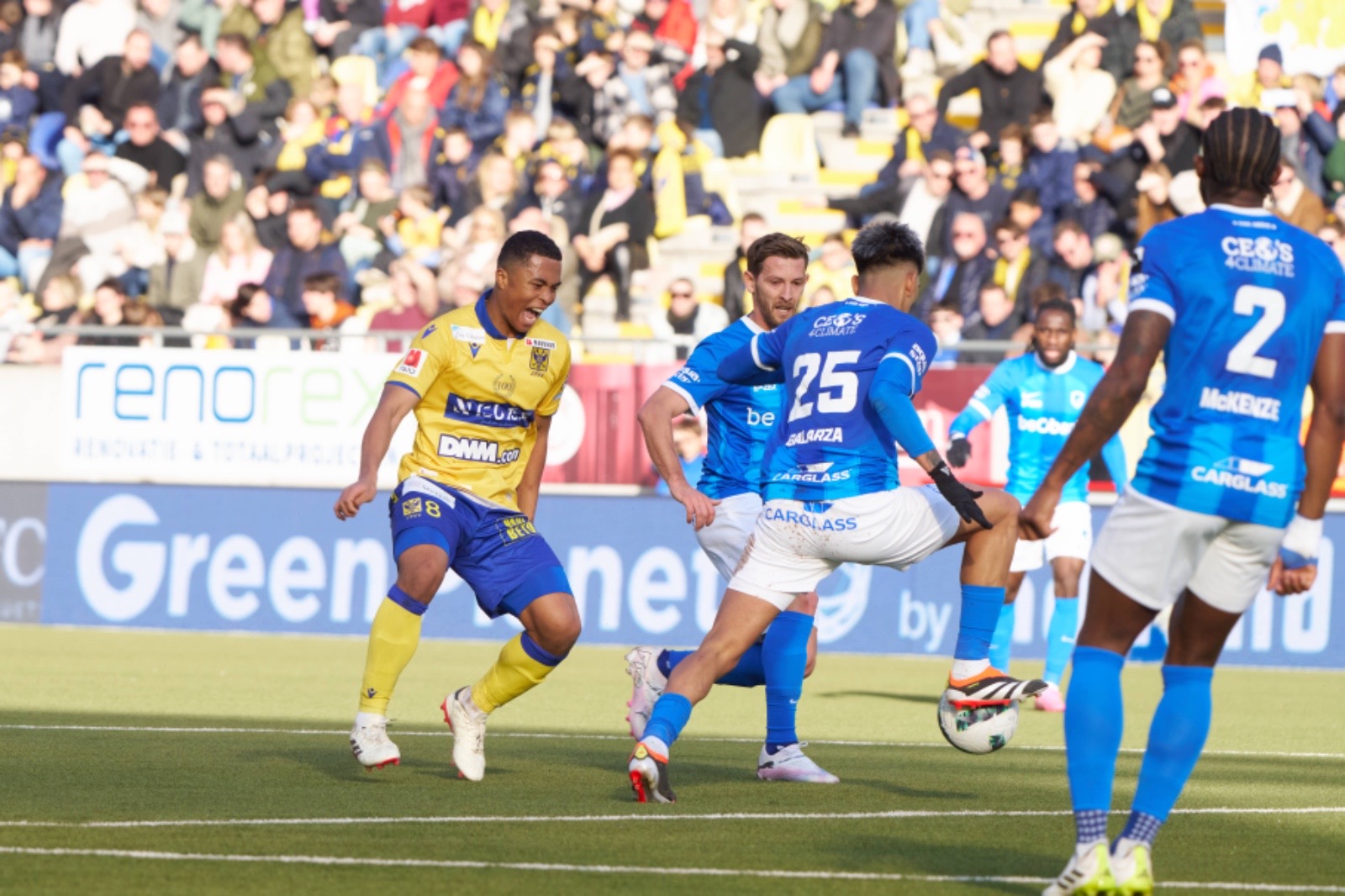 【リーグ第22節 ゲンク戦】 開始早々失点するも伊藤選手の直接FKで同点に追いつき、リンブルフダービーは4戦連続ドロー。 | STVV（シント＝トロイデンVV）日本公式サイト