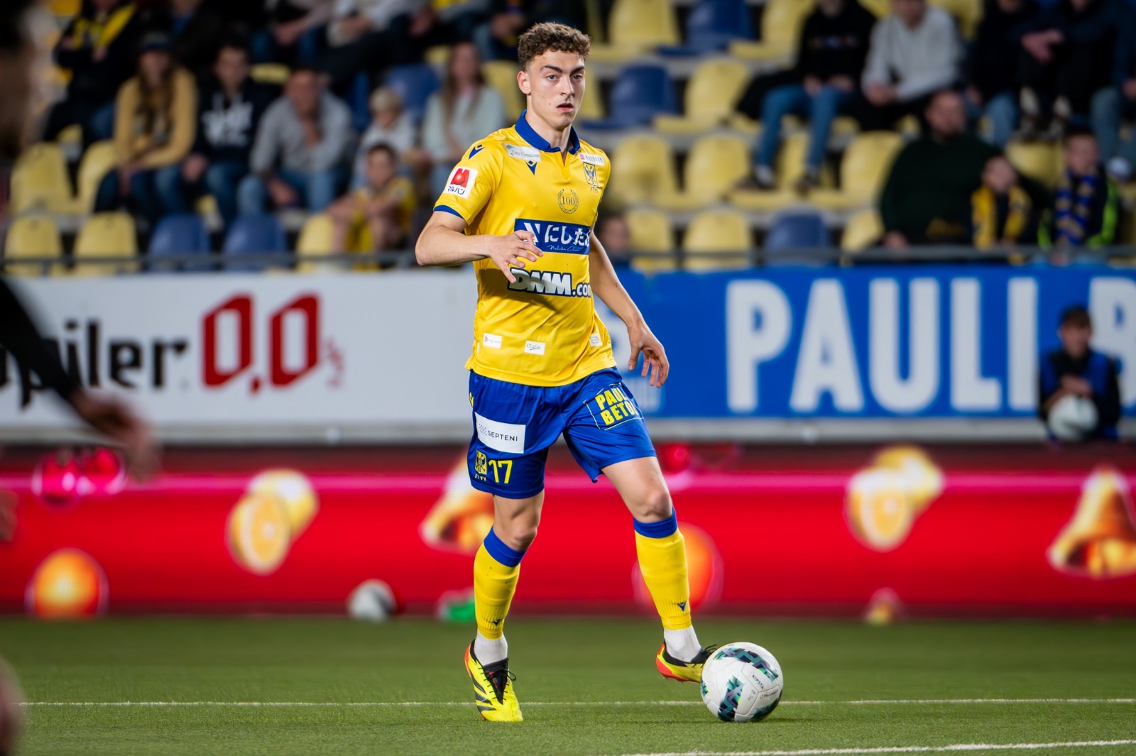 【PO2第3節 スタンダール・リエージュ戦】一時は2点差をつけられるも、試合終盤に追いつき3-3のドロー | STVV（シント＝トロイデンVV）日本公式サイト