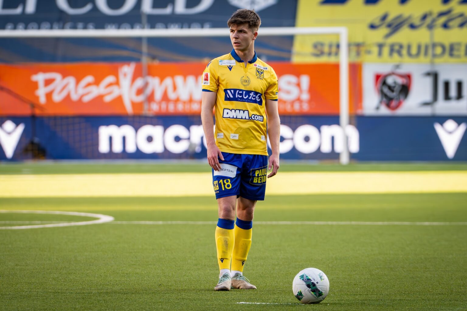 【退団】MFヤルネ・ステウカース選手 KRCゲンクへ完全移籍のお知らせ | STVV（シント＝トロイデンVV）日本公式サイト